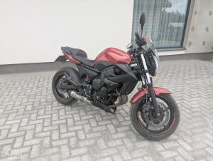 Sarkans Yamaha XJ 2012 Viļņa, ar dzinēja tilpumu 0.60 L un nobraukumu 28 tūkst. km par 2800 €, foto  vietnē AUTOMOTO.COM.LV