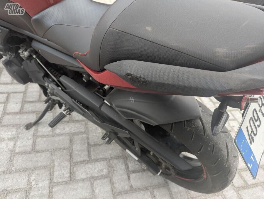 Sarkans Yamaha XJ 2012 Viļņa, ar dzinēja tilpumu 0.60 L un nobraukumu 28 tūkst. km par 2800 €, foto 7 vietnē AUTOMOTO.COM.LV