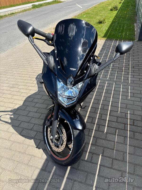 Melns Yamaha XJ6 2009 Saue, ar dzinēja tilpumu 0.60 L un nobraukumu 40 tūkst. km par 2990 €, foto 7 vietnē AUTOMOTO.COM.LV