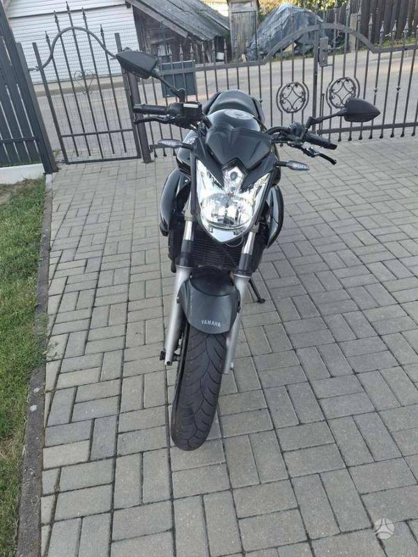 Melns Yamaha XJ6 2009 Anykščiai, ar dzinēja tilpumu 0.60 L un nobraukumu 31 tūkst. km par 2200 €, foto 2 vietnē AUTOMOTO.COM.LV
