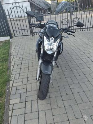 Melns Yamaha XJ6 2009 Anykščiai, ar dzinēja tilpumu 0.60 L un nobraukumu 31 tūkst. km par 2200 €, foto 3 vietnē AUTOMOTO.COM.LV