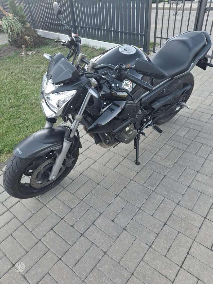 Melns Yamaha XJ6 2009 Anykščiai, ar dzinēja tilpumu 0.60 L un nobraukumu 31 tūkst. km par 2200 €, foto 4 vietnē AUTOMOTO.COM.LV
