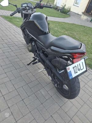 Melns Yamaha XJ6 2009 Anykščiai, ar dzinēja tilpumu 0.60 L un nobraukumu 31 tūkst. km par 2200 €, foto 7 vietnē AUTOMOTO.COM.LV