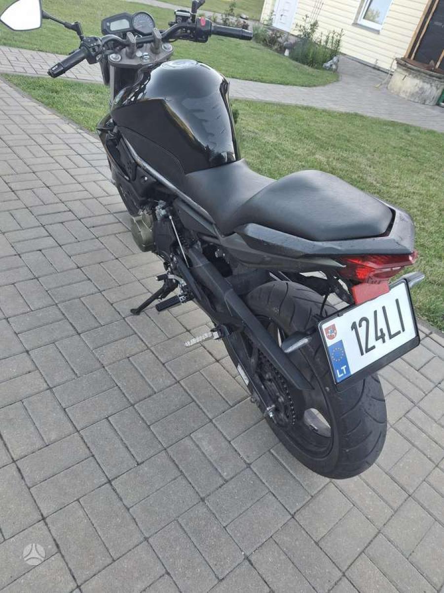 Melns Yamaha XJ6 2009 Anykščiai, ar dzinēja tilpumu 0.60 L un nobraukumu 31 tūkst. km par 2200 €, foto 7 vietnē AUTOMOTO.COM.LV