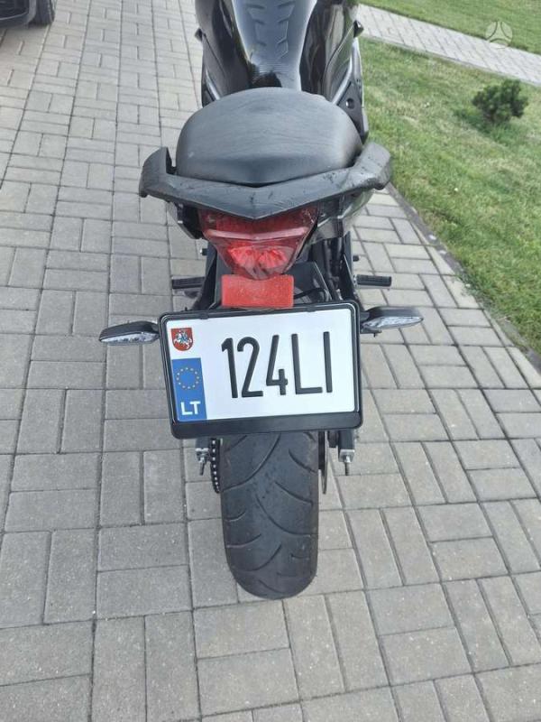 Melns Yamaha XJ6 2009 Anykščiai, ar dzinēja tilpumu 0.60 L un nobraukumu 31 tūkst. km par 2200 €, foto 8 vietnē AUTOMOTO.COM.LV
