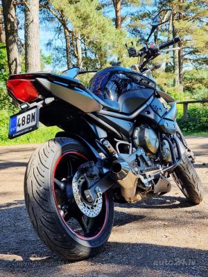 Melns Yamaha XJ6 2009 Tallina, ar dzinēja tilpumu 0.60 L un nobraukumu 43 tūkst. km par 3300 €, foto  vietnē AUTOMOTO.COM.LV