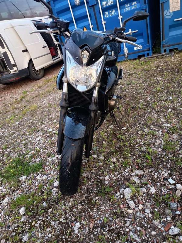 Black Yamaha XJ6 2009 in Kaunas, with an engine capacity of 0.60 L and mileage of 60 thousand km for 2150 €, photo 3 on AUTOMOTO.COM.LV
