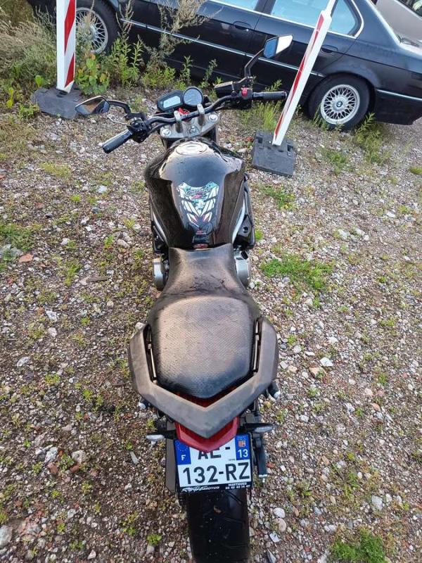 Black Yamaha XJ6 2009 in Kaunas, with an engine capacity of 0.60 L and mileage of 60 thousand km for 2150 €, photo 7 on AUTOMOTO.COM.LV