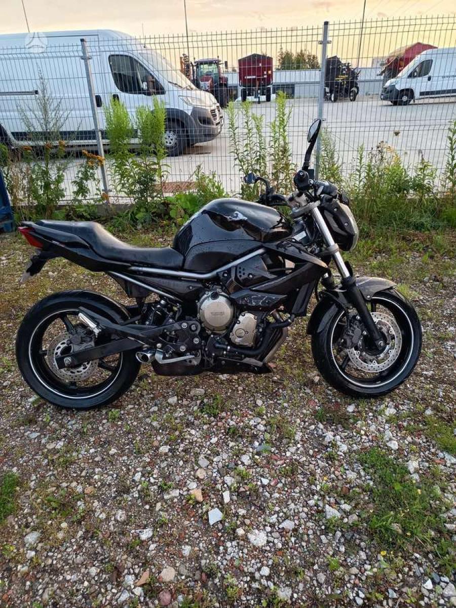 Black Yamaha XJ6 2009 in Kaunas, with an engine capacity of 0.60 L and mileage of 60 thousand km for 2150 €, photo 12 on AUTOMOTO.COM.LV