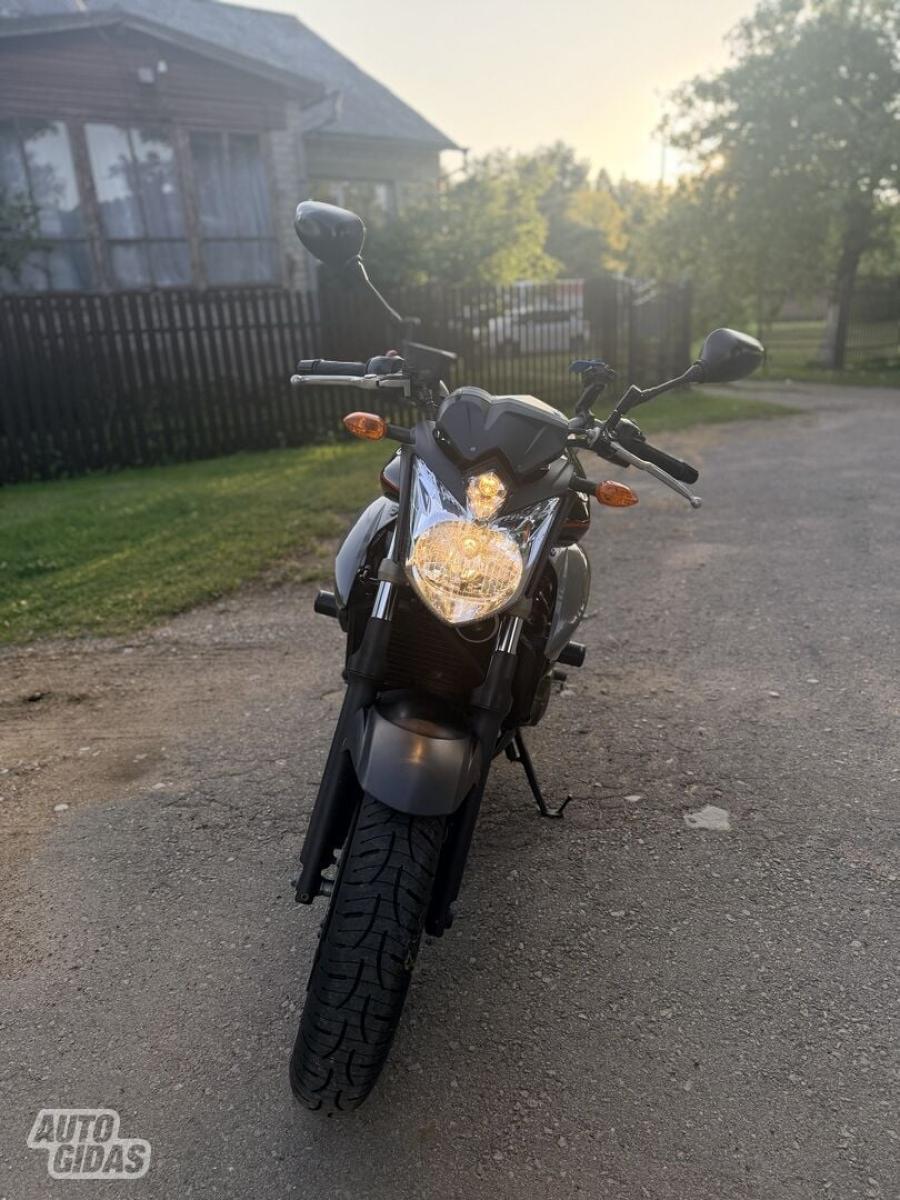 Melns Yamaha XJ6 2009 Tauragė, ar dzinēja tilpumu 0.00 L un nobraukumu 29 tūkst. km par 2700 €, foto 5 vietnē AUTOMOTO.COM.LV