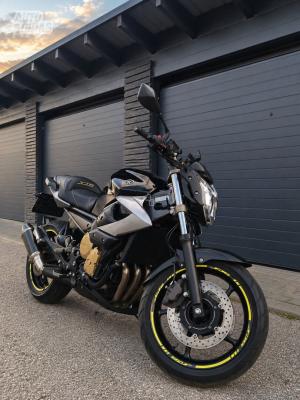 Melns Yamaha XJ6 2010 Viļņa, ar dzinēja tilpumu 0.60 L un nobraukumu 43 tūkst. km par 3650 €, foto 1 vietnē AUTOMOTO.COM.LV