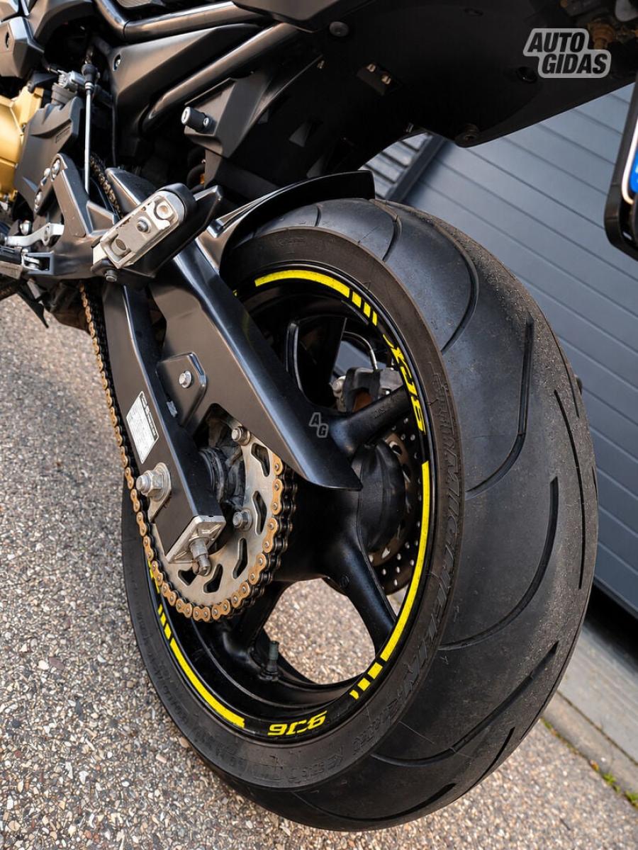Melns Yamaha XJ6 2010 Viļņa, ar dzinēja tilpumu 0.60 L un nobraukumu 43 tūkst. km par 3650 €, foto 5 vietnē AUTOMOTO.COM.LV