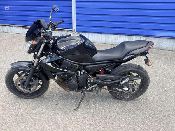 Black Yamaha XJ6 2011 in Kaunas, with an engine capacity of 0.60 L and mileage of 23 thousand km for 3999 €, photo 1 on AUTOMOTO.COM.LV