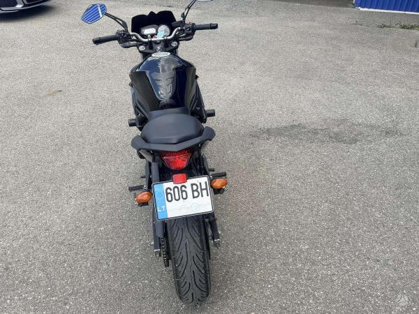 Black Yamaha XJ6 2011 in Kaunas, with an engine capacity of 0.60 L and mileage of 23 thousand km for 3999 €, photo 4 on AUTOMOTO.COM.LV