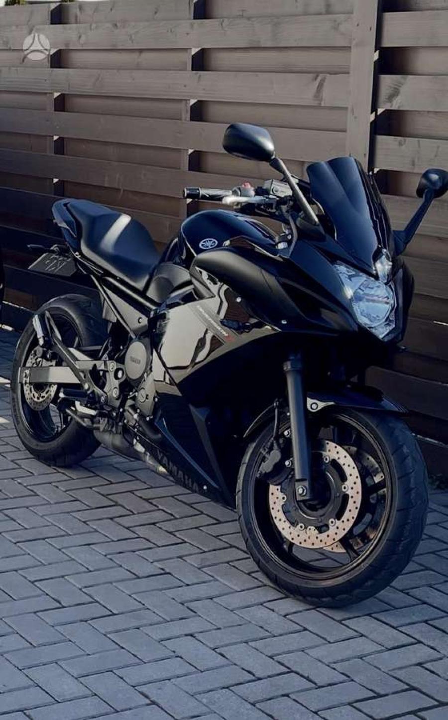 Melns Yamaha XJ6 2011 Klaipėda, ar dzinēja tilpumu 0.60 L un nobraukumu 37 tūkst. km par 3950 €, foto 4 vietnē AUTOMOTO.COM.LV