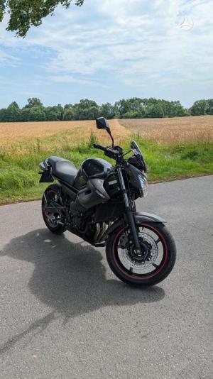 Black Yamaha XJ6 2014 in Kursenai, with an engine capacity of 0.60 L and mileage of 28 thousand km for 3750 €, photo 4 on AUTOMOTO.COM.LV