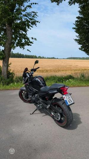 Black Yamaha XJ6 2014 in Kursenai, with an engine capacity of 0.60 L and mileage of 28 thousand km for 3750 €, photo 7 on AUTOMOTO.COM.LV