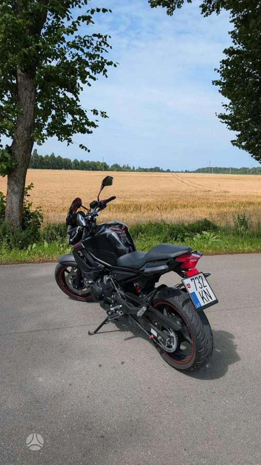 Black Yamaha XJ6 2014 in Kursenai, with an engine capacity of 0.60 L and mileage of 28 thousand km for 3750 €, photo 7 on AUTOMOTO.COM.LV