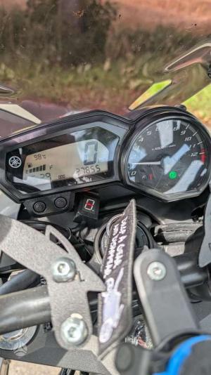 Black Yamaha XJ6 2014 in Kursenai, with an engine capacity of 0.60 L and mileage of 28 thousand km for 3750 €, photo 11 on AUTOMOTO.COM.LV
