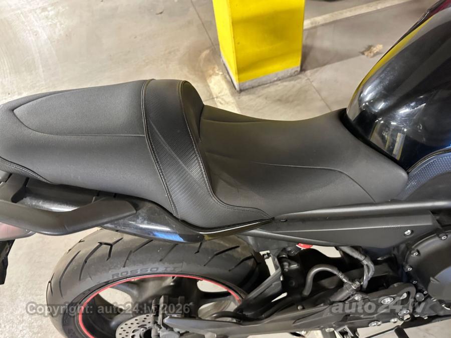 Black Yamaha XJ6 2015 in Johvi, with an engine capacity of 0.60 L and mileage of 17 thousand km for 4000 €, photo 5 on AUTOMOTO.COM.LV