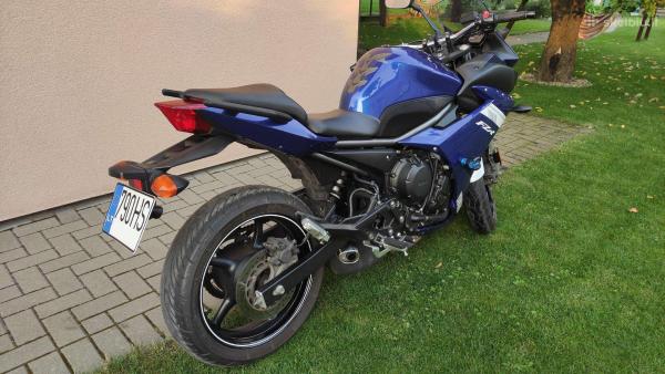 Zils Yamaha XJ6 2013 Kauņa, ar dzinēja tilpumu 0.60 L un nobraukumu 16 tūkst. km par 4250 €, foto 5 vietnē AUTOMOTO.COM.LV