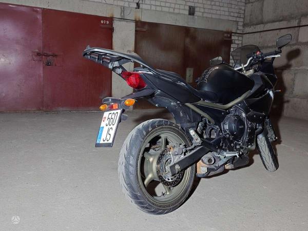 Pelēks Yamaha XJ6 2010 Kauņa, ar dzinēja tilpumu 0.60 L un nobraukumu 35 tūkst. km par 2700 €, foto 11 vietnē AUTOMOTO.COM.LV