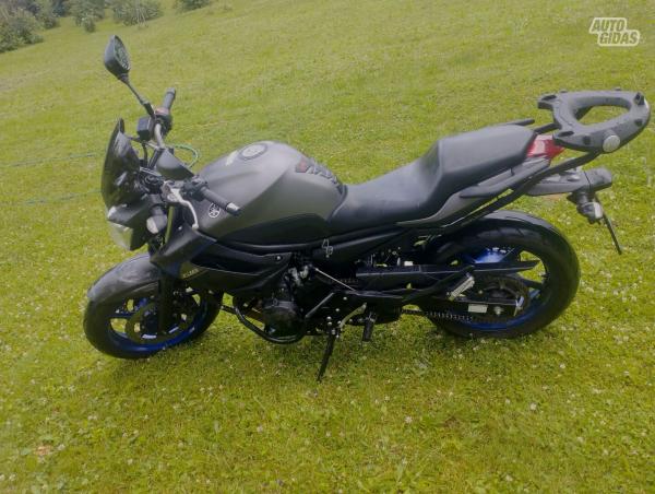 Pelēks Yamaha XJ6 2013 Zarasai, ar dzinēja tilpumu 0.60 L un nobraukumu 18 tūkst. km par 3600 €, foto 2 vietnē AUTOMOTO.COM.LV
