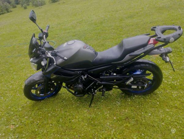 Pelēks Yamaha XJ6 2013 Zarasai, ar dzinēja tilpumu 0.60 L un nobraukumu 18 tūkst. km par 3600 €, foto 2 vietnē AUTOMOTO.COM.LV