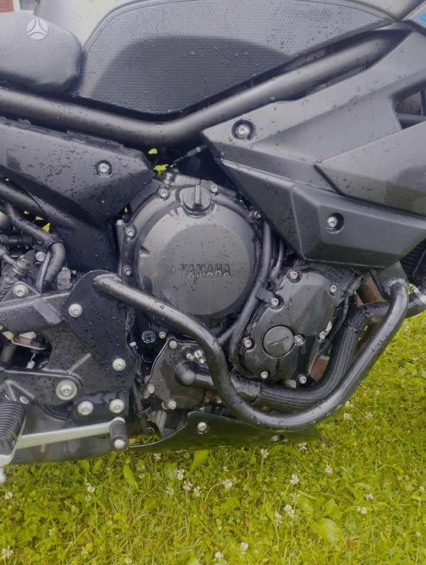 Pelēks Yamaha XJ6 2013 Zarasai, ar dzinēja tilpumu 0.60 L un nobraukumu 18 tūkst. km par 3600 €, foto 9 vietnē AUTOMOTO.COM.LV