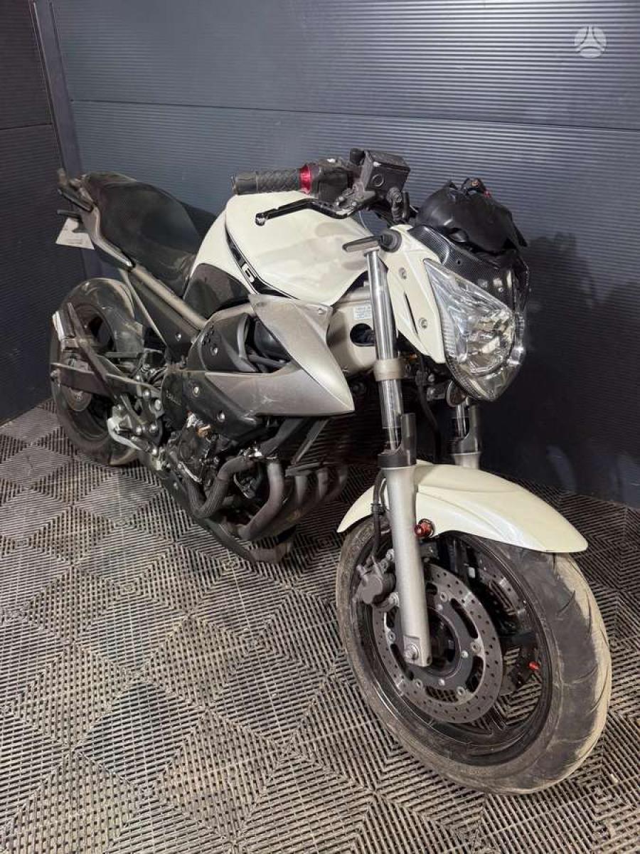 Yamaha XJ6 2009 in Taurage, with an engine capacity of 0.60 L and mileage of 35 thousand km for 1850 €, photo 1 on AUTOMOTO.COM.LV