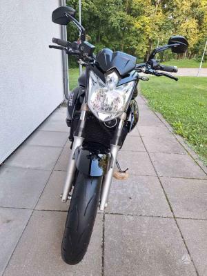 Yamaha XJ6 2009 Prienai, ar dzinēja tilpumu 0.60 L un nobraukumu 10 tūkst. km par 3550 €, foto 25 vietnē AUTOMOTO.COM.LV