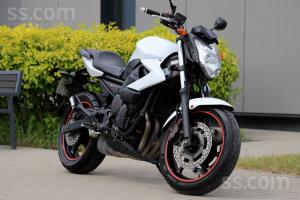Yamaha XJ6 2012 in Tukums, with an engine capacity of 0.60 L and mileage of 0 thousand km for 4450 €, photo 3 on AUTOMOTO.COM.LV