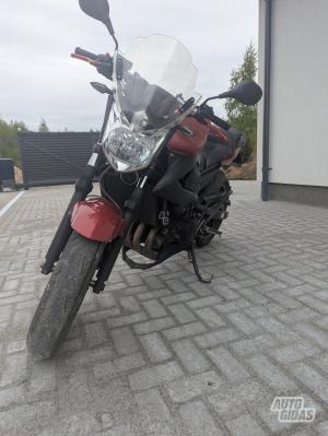 Красный Ямаха XJ6 2012 в Вильнюс, объемом двигателя 0.00 л и пробегом 28 тыс. км за 3000 €, фото 4 на AUTOMOTO.COM.LV
