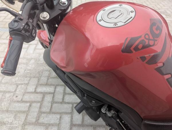 Sarkans Yamaha XJ6 2012 Viļņa, ar dzinēja tilpumu 0.00 L un nobraukumu 28 tūkst. km par 3000 €, foto 6 vietnē AUTOMOTO.COM.LV