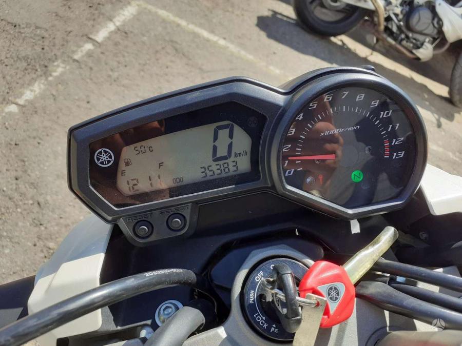 Balts Yamaha XJ6 2010 Panevēža, ar dzinēja tilpumu 0.60 L un nobraukumu 35 tūkst. km par 3100 €, foto 10 vietnē AUTOMOTO.COM.LV