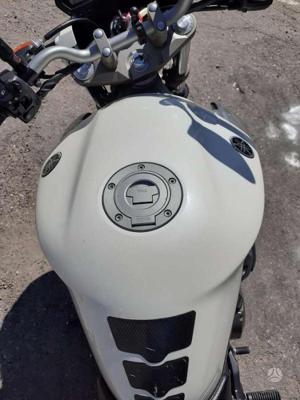 Белый Ямаха XJ6 2010 в Паневежис, объемом двигателя 0.60 л и пробегом 35 тыс. км за 3100 €, фото 10 на AUTOMOTO.COM.LV