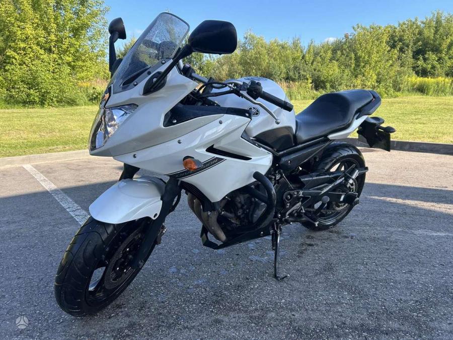 White Yamaha XJ6 2010 in Utena, with an engine capacity of 0.60 L and mileage of 48 thousand km for 2550 €, photo 1 on AUTOMOTO.COM.LV