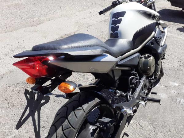 Yamaha XJ6 2011 in Panevezys on AUTOMOTO.COM.LV White Yamaha XJ6 2011 in Panevezys, with an engine capacity of 0.60 L and mileage of 35 thousand km for 2900 €, photo 4 on AUTOMOTO.COM.LV