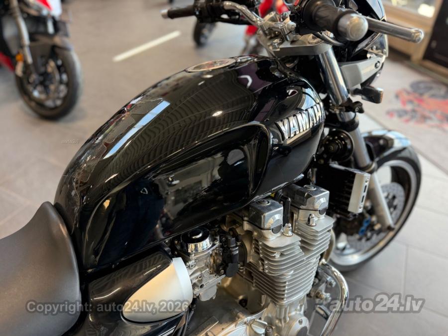 Melns Yamaha XJR 1300 2001 Tallina, ar dzinēja tilpumu 1.25 L un nobraukumu 49 tūkst. km par 3490 €, foto 7 vietnē AUTOMOTO.COM.LV