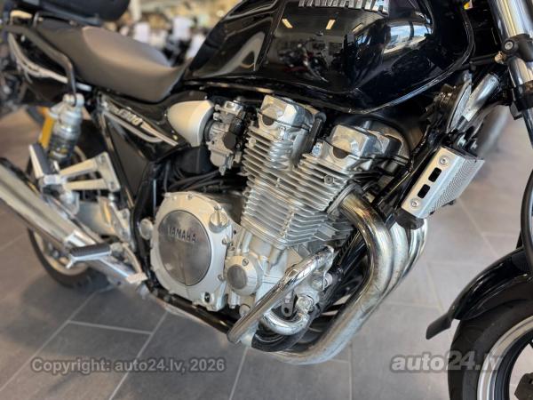 Melns Yamaha XJR 1300 2001 Tallina, ar dzinēja tilpumu 1.25 L un nobraukumu 49 tūkst. km par 3490 €, foto 9 vietnē AUTOMOTO.COM.LV