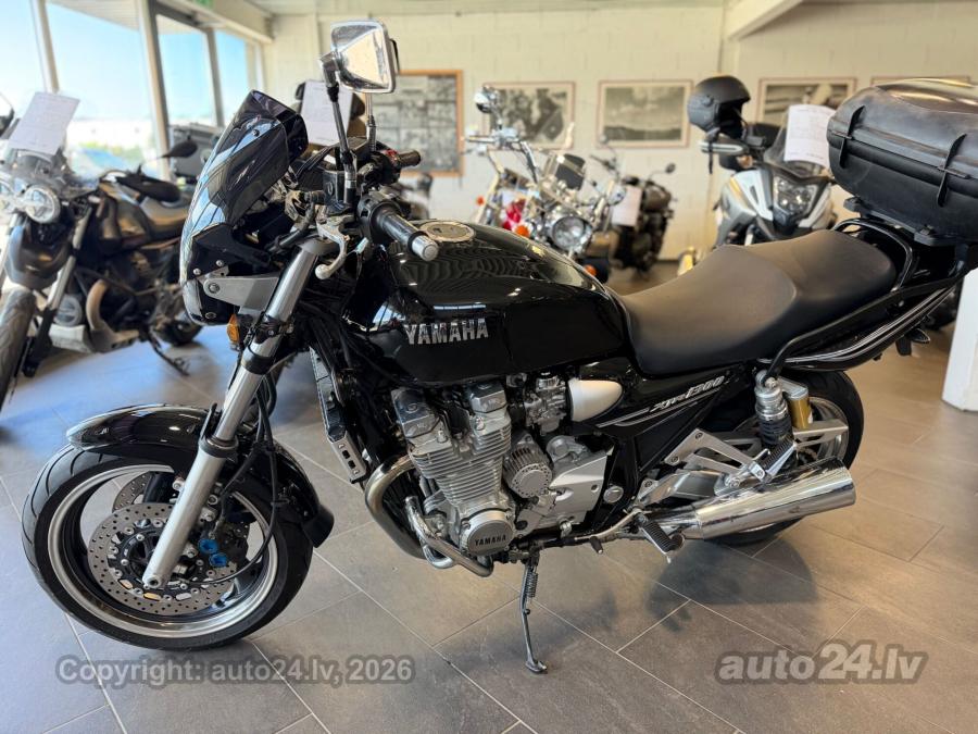 Melns Yamaha XJR 1300 2001 Tallina, ar dzinēja tilpumu 1.25 L un nobraukumu 49 tūkst. km par 3490 €, foto 13 vietnē AUTOMOTO.COM.LV