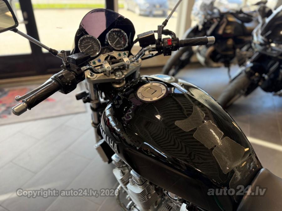 Melns Yamaha XJR 1300 2001 Tallina, ar dzinēja tilpumu 1.25 L un nobraukumu 49 tūkst. km par 3490 €, foto 15 vietnē AUTOMOTO.COM.LV