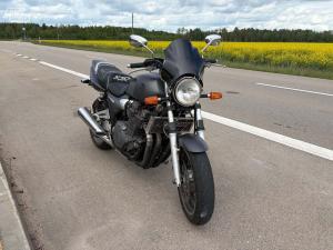 Grey Yamaha XJR 1300 2000 in Ariogala, with an engine capacity of 1.30 L and mileage of 92 thousand km for 2200 €, photo  on AUTOMOTO.COM.LV