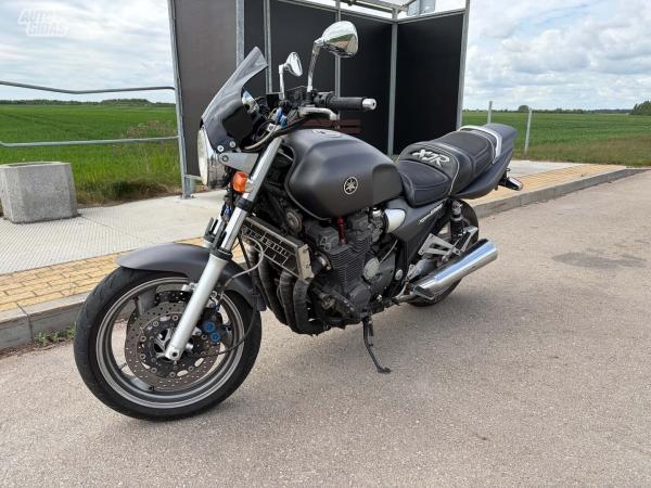 Grey Yamaha XJR 1300 2000 in Ariogala, with an engine capacity of 1.30 L and mileage of 92 thousand km for 2200 €, photo 2 on AUTOMOTO.COM.LV