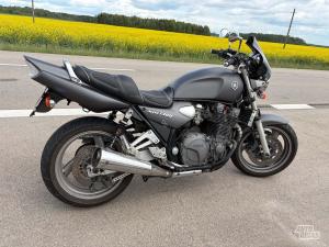 Grey Yamaha XJR 1300 2000 in Ariogala, with an engine capacity of 1.30 L and mileage of 92 thousand km for 2200 €, photo 5 on AUTOMOTO.COM.LV