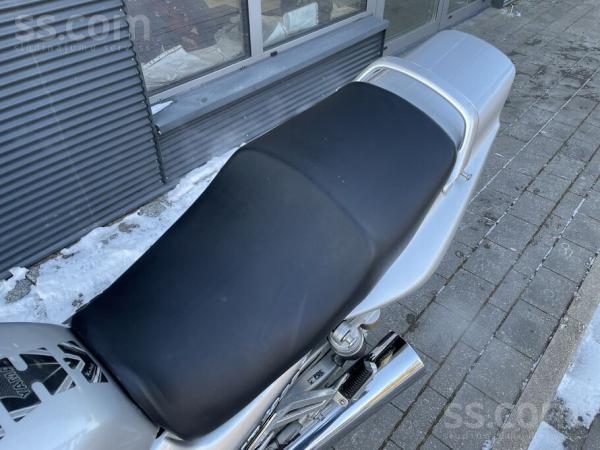 Ямаха XJR 1300 2000 в Рига, объемом двигателя 1.30 л и пробегом 0 тыс. км за 2799 €, фото 8 на AUTOMOTO.COM.LV