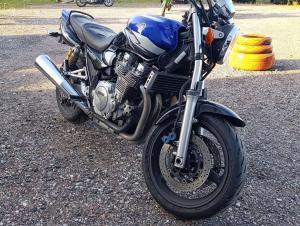 Yamaha XJR 1300 2004 Alīta, ar dzinēja tilpumu 1.30 L un nobraukumu 77 tūkst. km par 2200 €, foto 1 vietnē AUTOMOTO.COM.LV