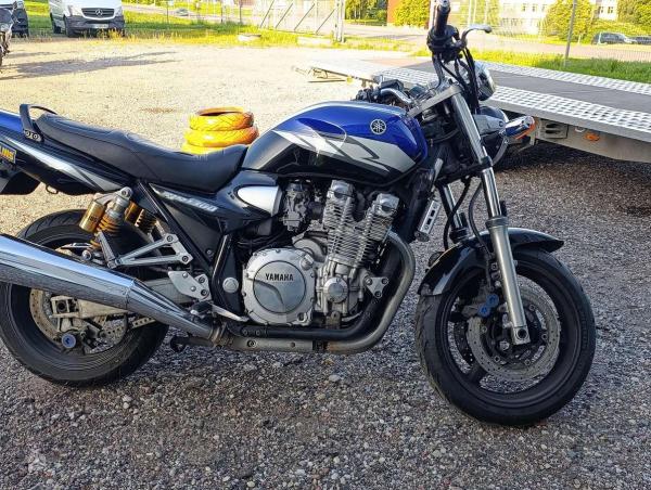 Ямаха XJR 1300 2004 в Алитус, объемом двигателя 1.30 л и пробегом 77 тыс. км за 2200 €, фото 3 на AUTOMOTO.COM.LV