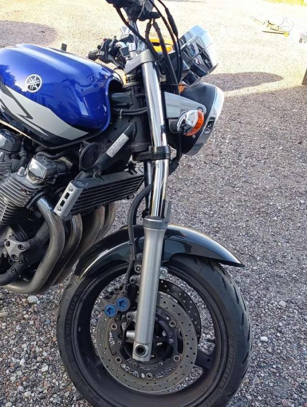 Ямаха XJR 1300 2004 в Алитус, объемом двигателя 1.30 л и пробегом 77 тыс. км за 2200 €, фото 4 на AUTOMOTO.COM.LV