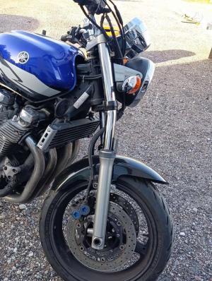 Yamaha XJR 1300 2004 Alīta, ar dzinēja tilpumu 1.30 L un nobraukumu 77 tūkst. km par 2200 €, foto 4 vietnē AUTOMOTO.COM.LV